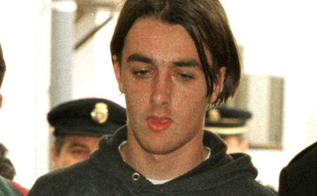 La mirada del asesino de sus padres y su hermana pequeña - Forocoches