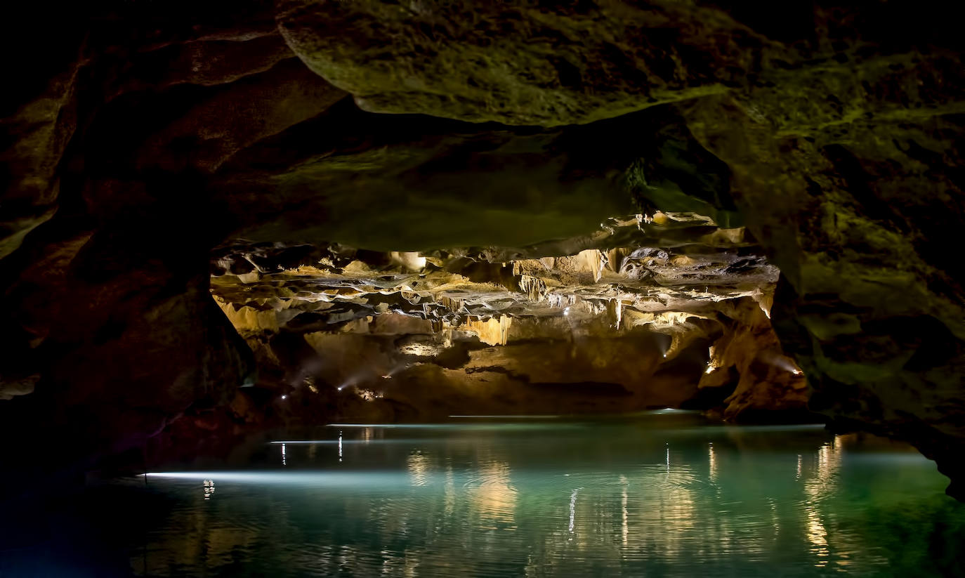 Turismo en Castellón | De excursión a las cuevas mágicas de Castellón ...