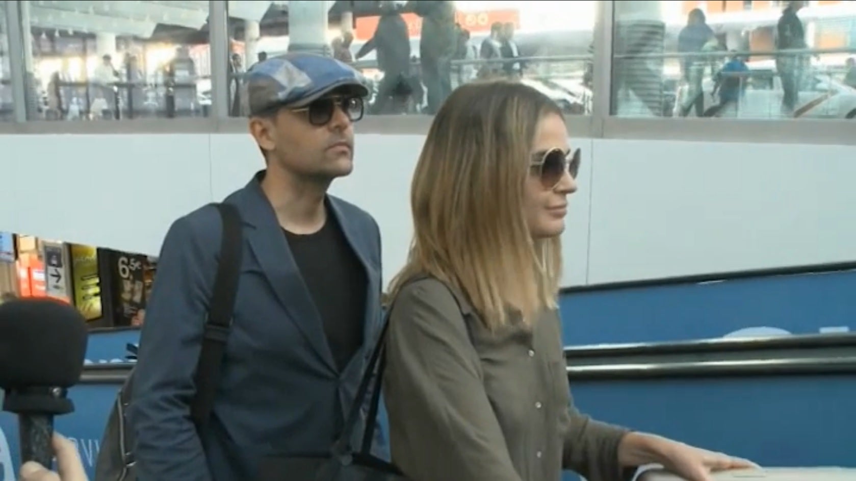 La primera foto oficial de Laura y Risto en su boda | Las Provincias